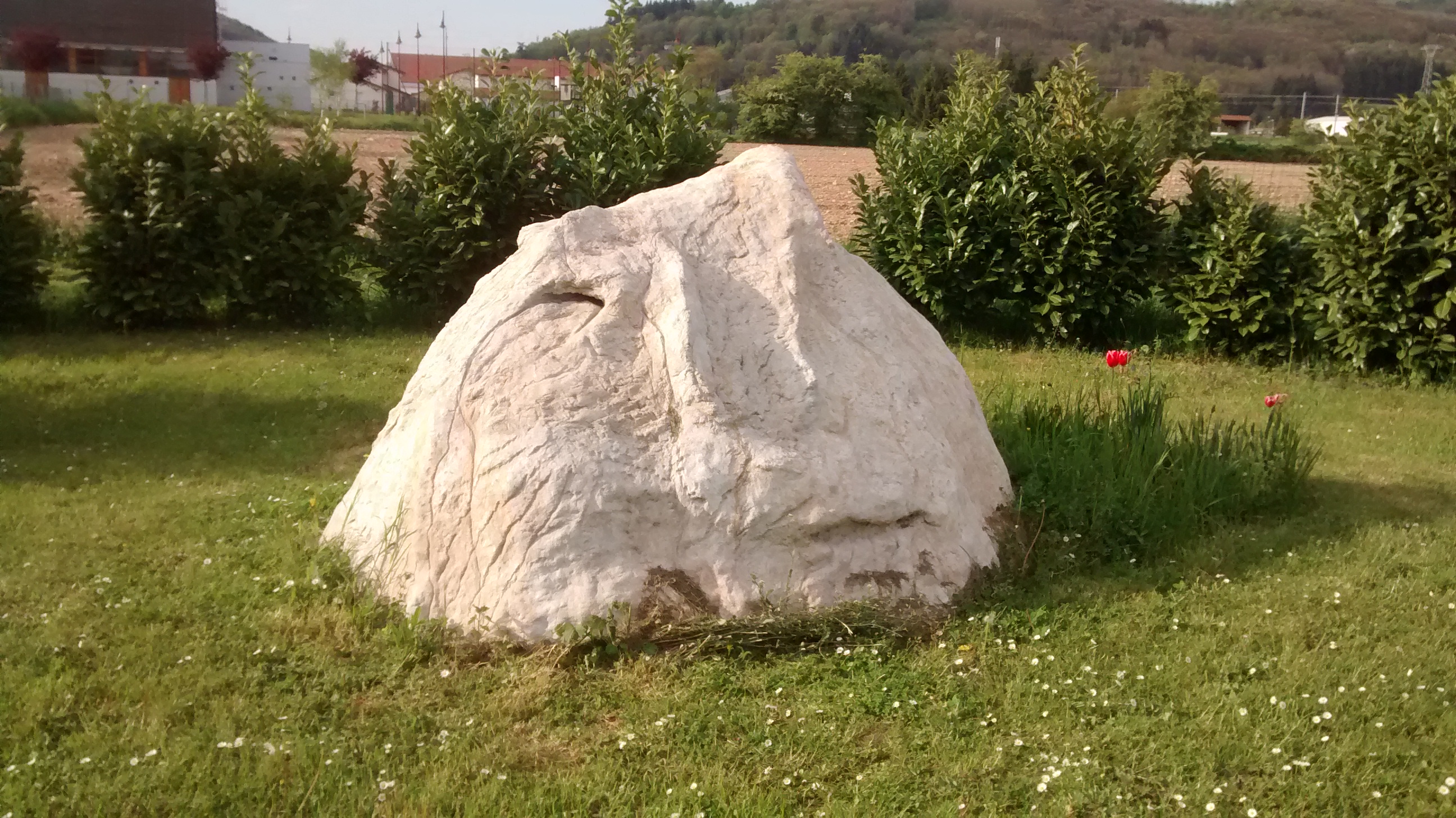 faux rocher sundeco – Decoration en imitation pierre, sur façade, mur ...